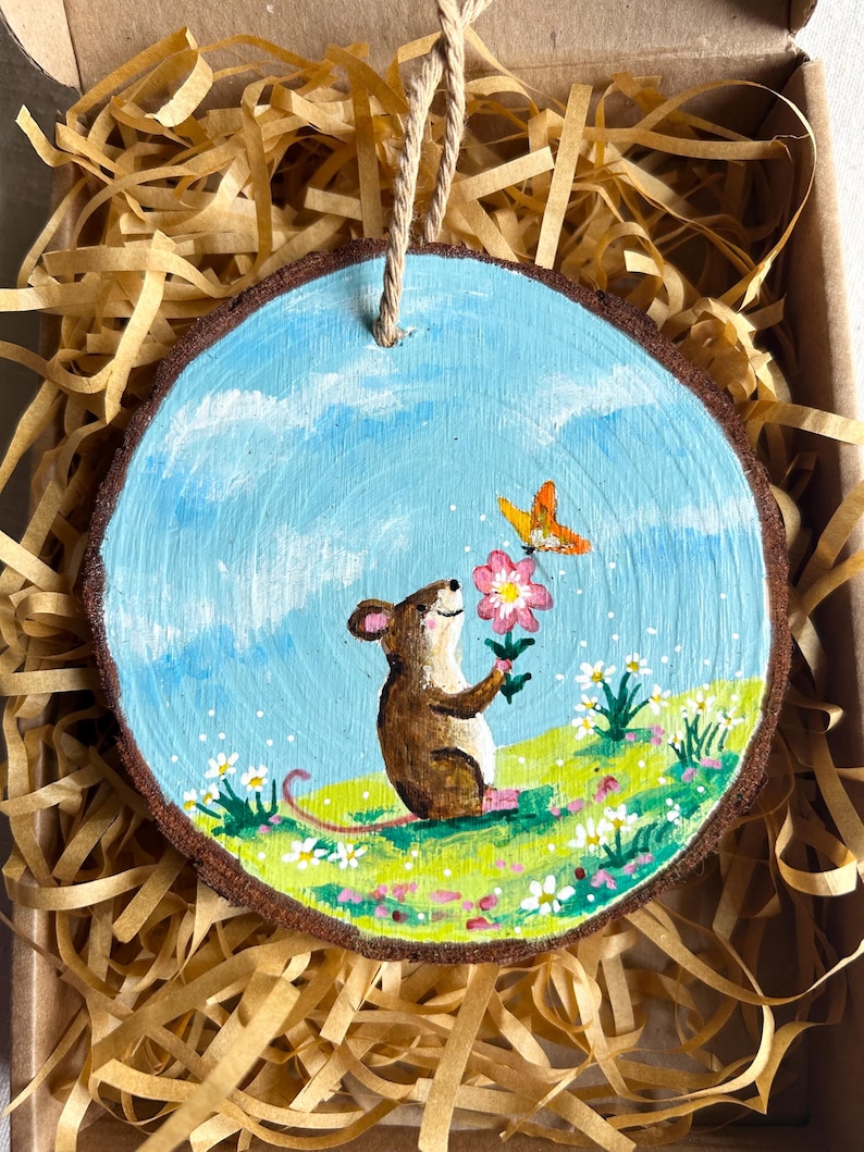 Hand-painted Wood Slice Mouse Art, Cute Heart Mouse Illustration, Mini ...