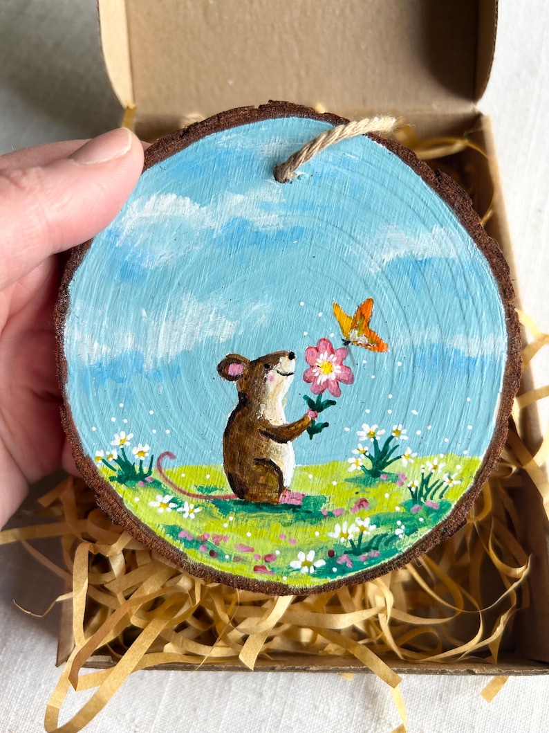 Hand-painted Wood Slice Mouse Art, Cute Heart Mouse Illustration, Mini ...