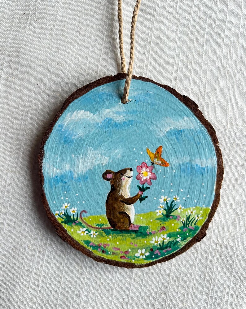 Hand-painted Wood Slice Mouse Art, Cute Heart Mouse Illustration, Mini ...