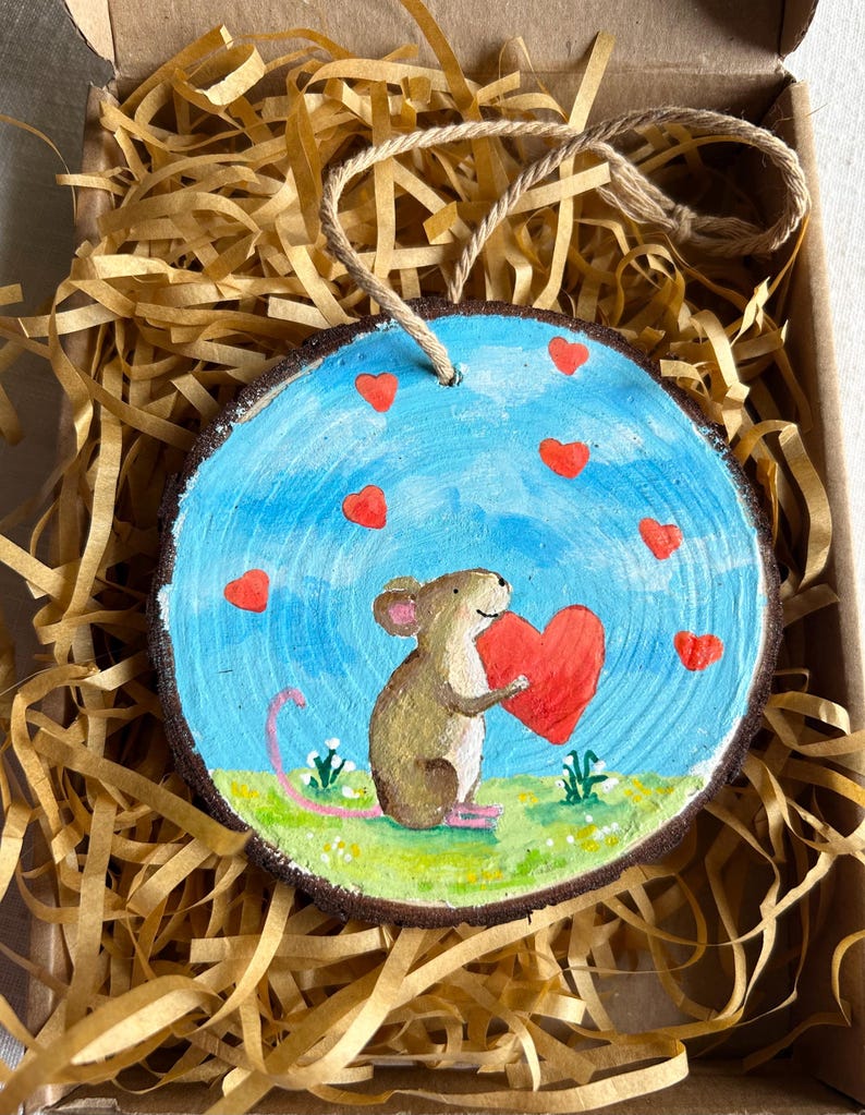 Hand-painted Wood Slice Mouse Art, Cute Heart Mouse Illustration, Mini ...
