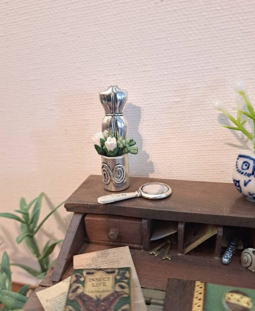 Dress Form Vase With White Roses - 1:12 Scale Dollhouse Miniature - Etsy