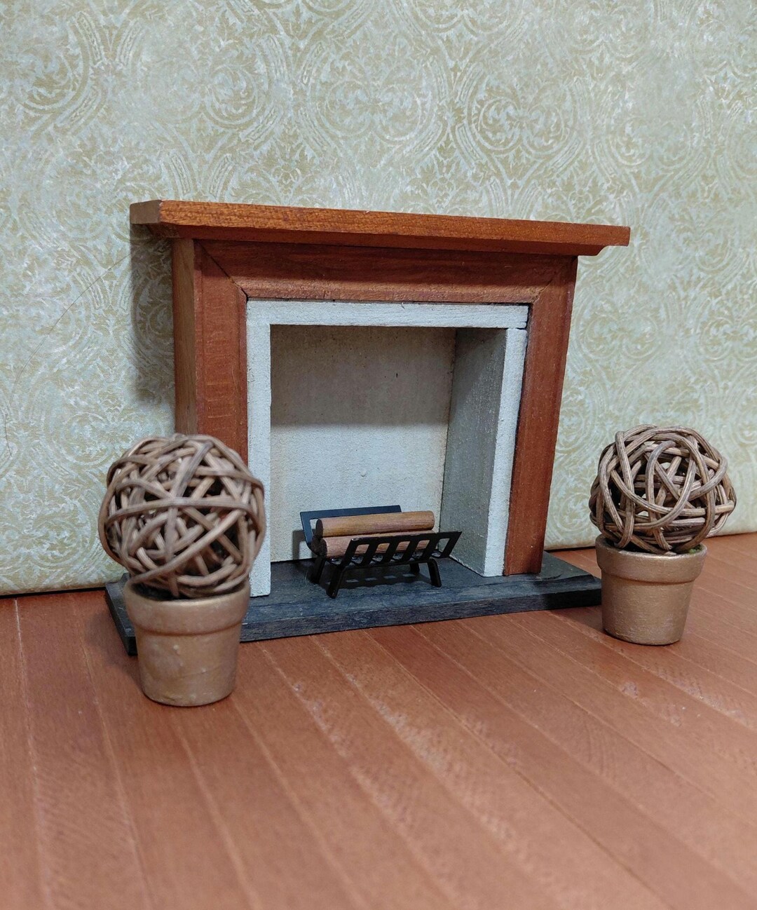 Grapevine Sphere Topiary in Gold Pot - 1:12 Scale Dollhouse Miniature ...