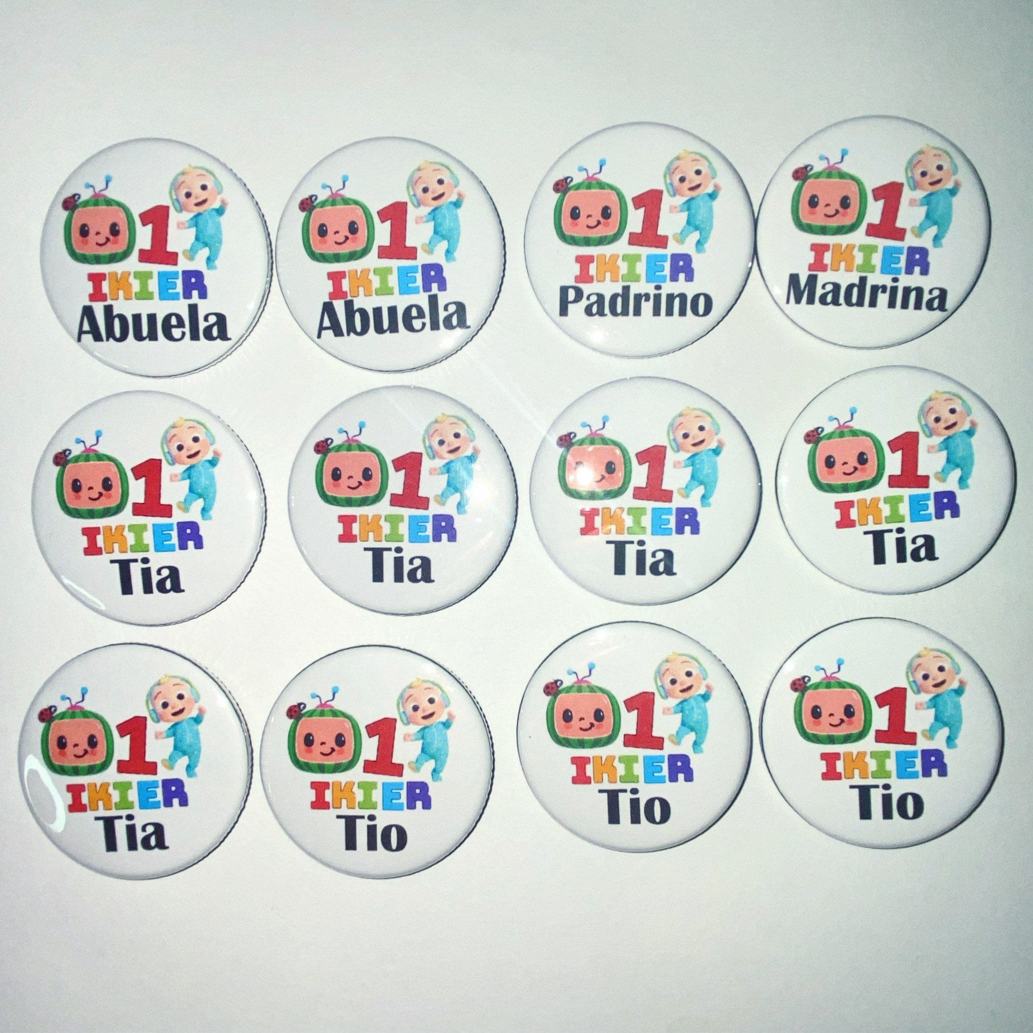 12 pins personalizados para cumpleaños hecho a mano. 4 modelos | Etsy