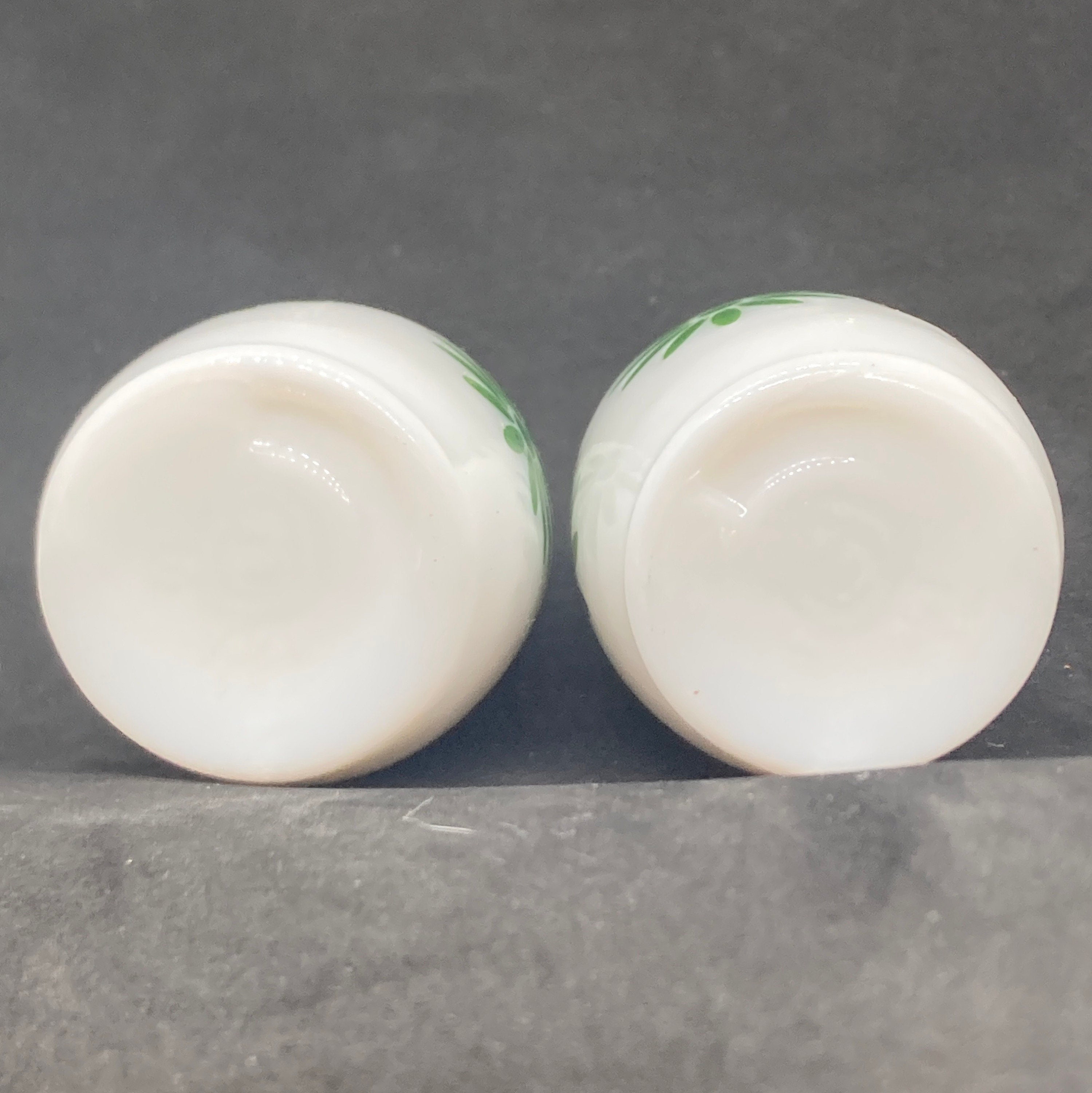 Vintage Westinghouse Gemco Milk Glass W/ Green Daisy Salt & Pepper ...