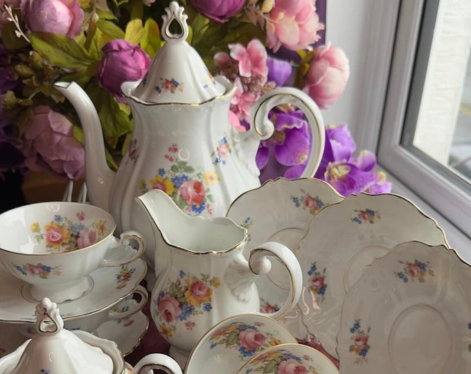 Sorau Carstens Porzellan Tea Set. Teapot, 5 Tecups, 5 Saucers, Milk Jug ...