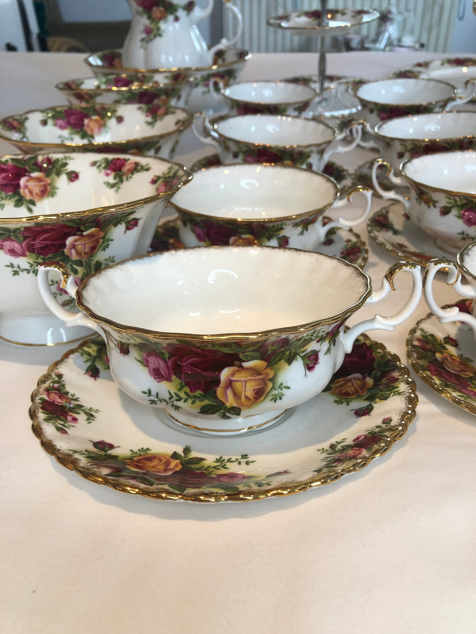 ROYAL ALBERT Old Country Roses Soup Coupes With Saucer,cake Stands ...