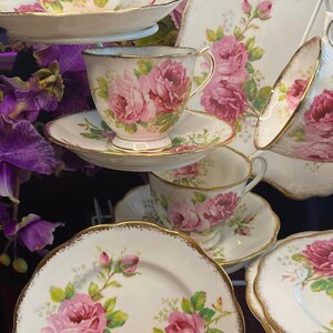 ROYAL ALBERT American Beauty 27 Pieces Tea Set. 10 Teacups, 9 Saucers,4 ...
