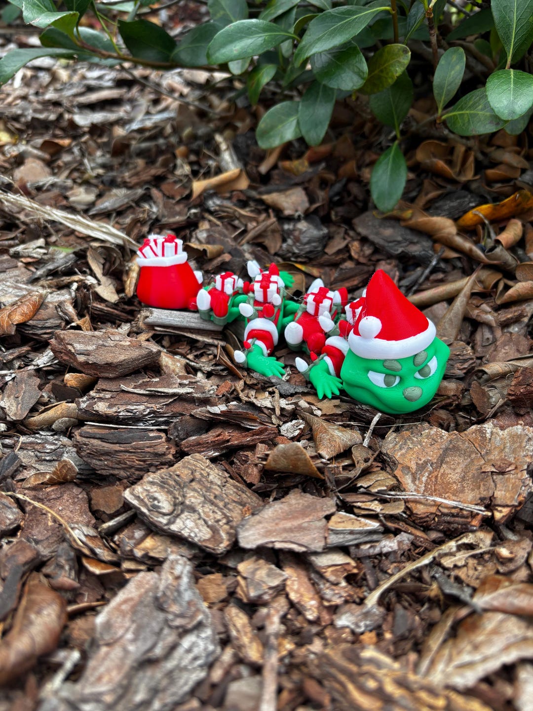 Figurine de dragon Grinch imprimée en 3D – Déco de bureau de Noël ...
