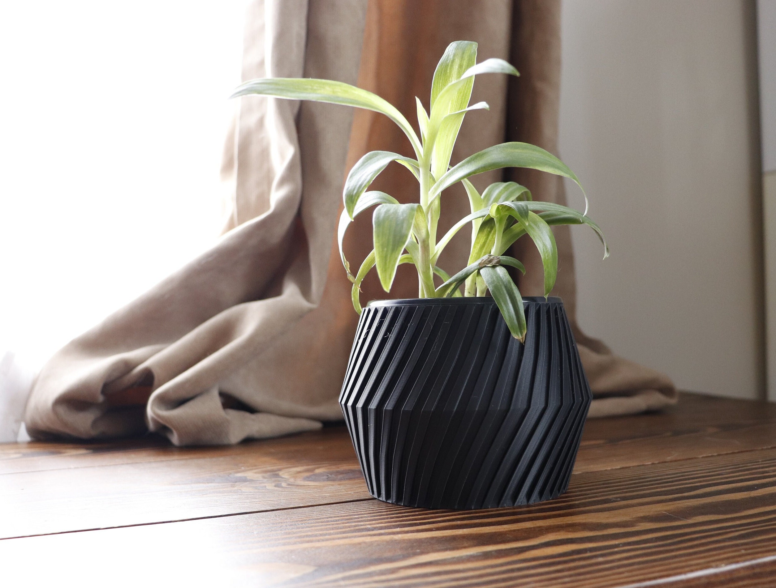 Small Indoor Planter Pot 3d Printed Flower Vase With Twist Geometric ...