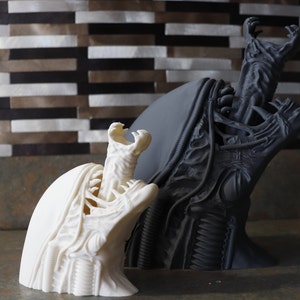 Alien Head Pen Holder • Xenomorph Face Home Decor • 3d Printed Sci-fi ...
