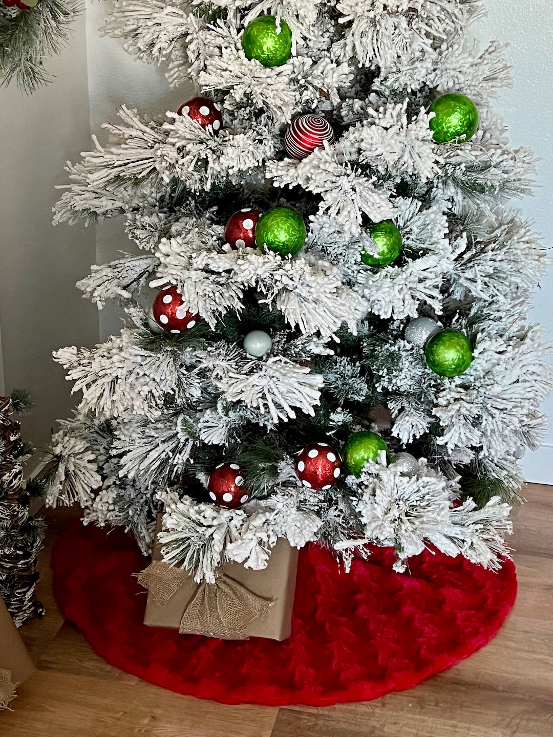 Reversible Minky Christmas Bright Red Glacier Tree Skirt, Christmas ...