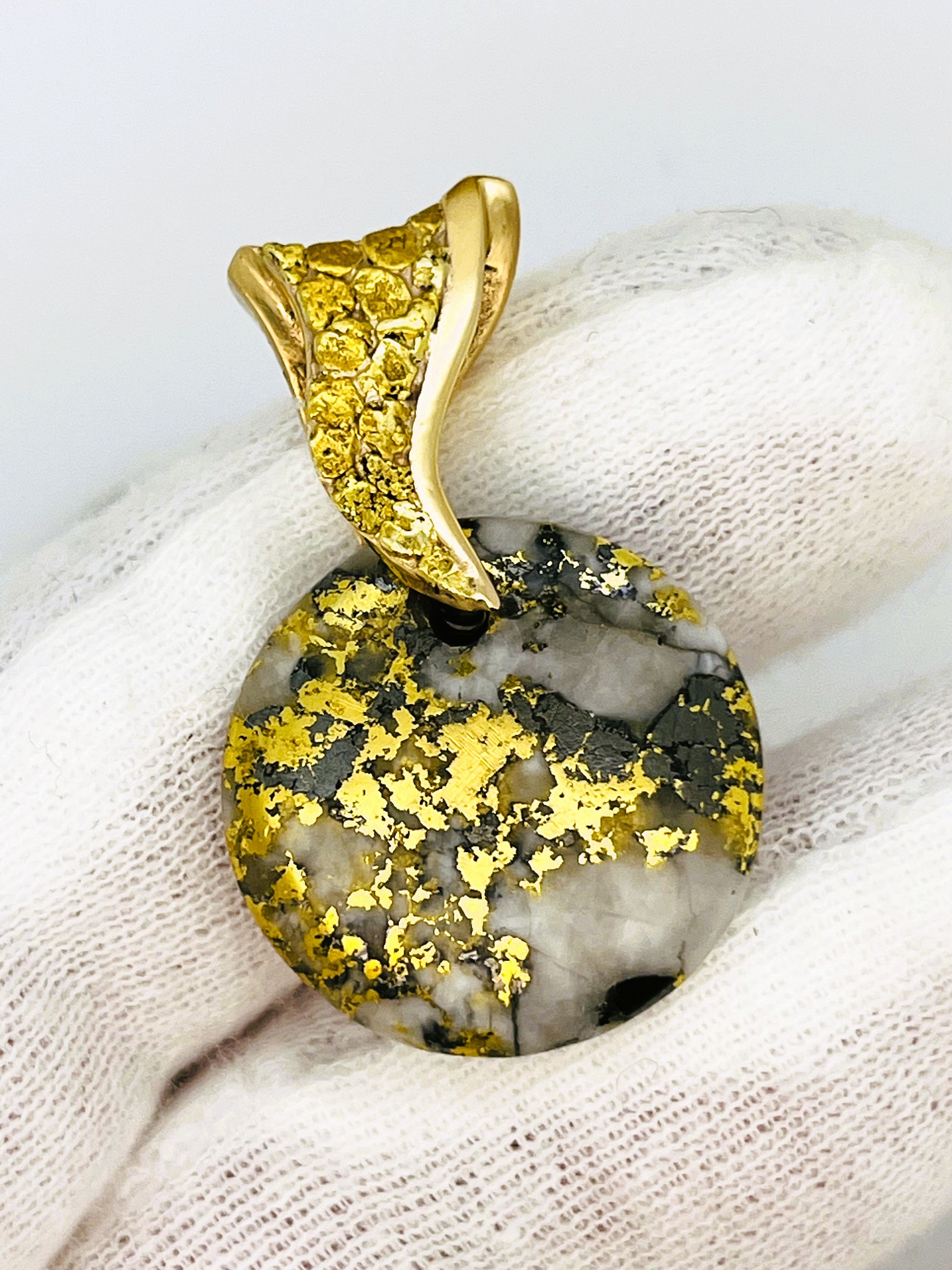 Rare Alaskan Gold in Quartz 14ct Solid Gold & 22ct Gold Nugget Pendant ...