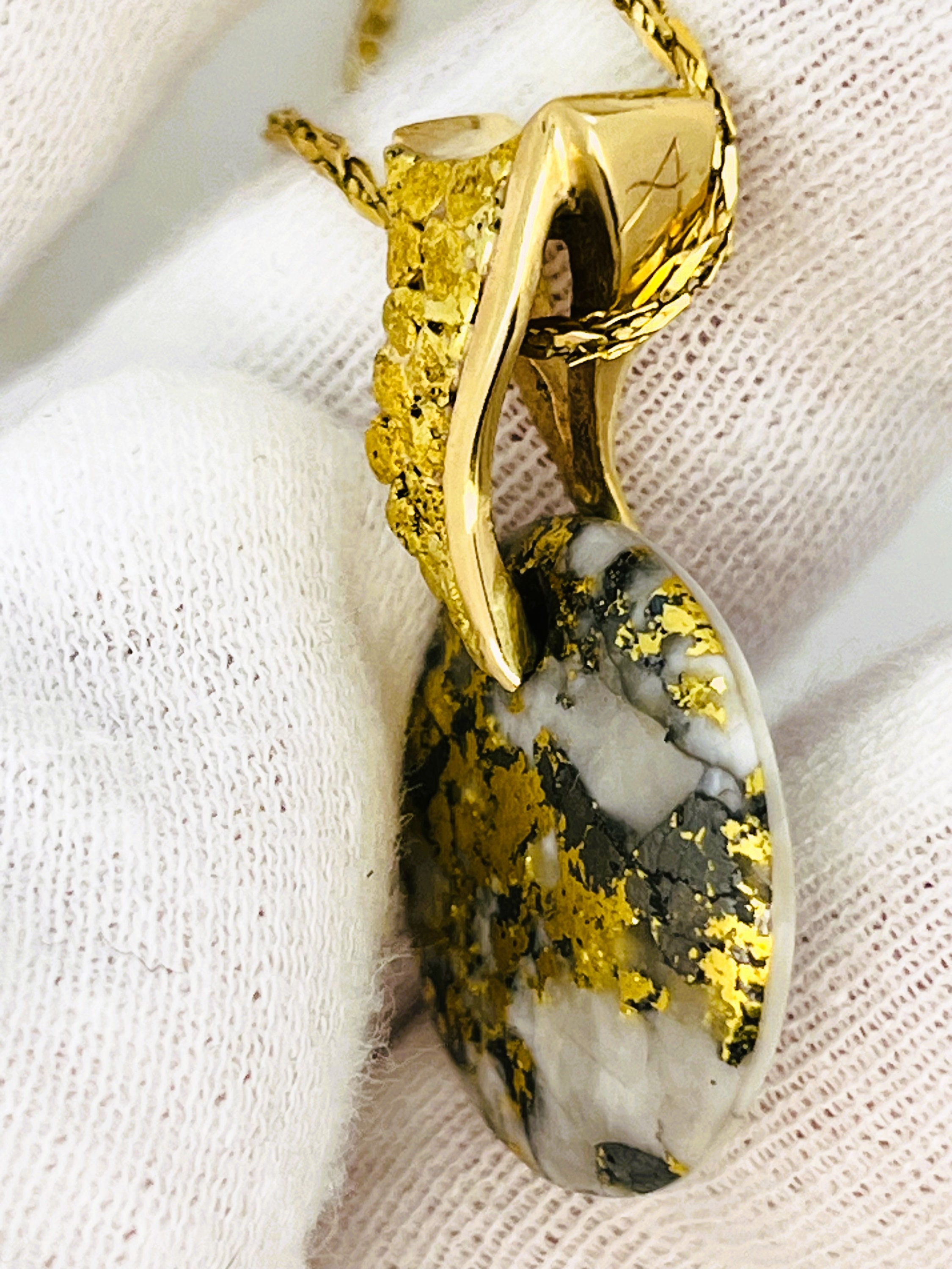 Rare Alaskan Gold in Quartz 14ct Solid Gold & 22ct Gold Nugget Pendant ...