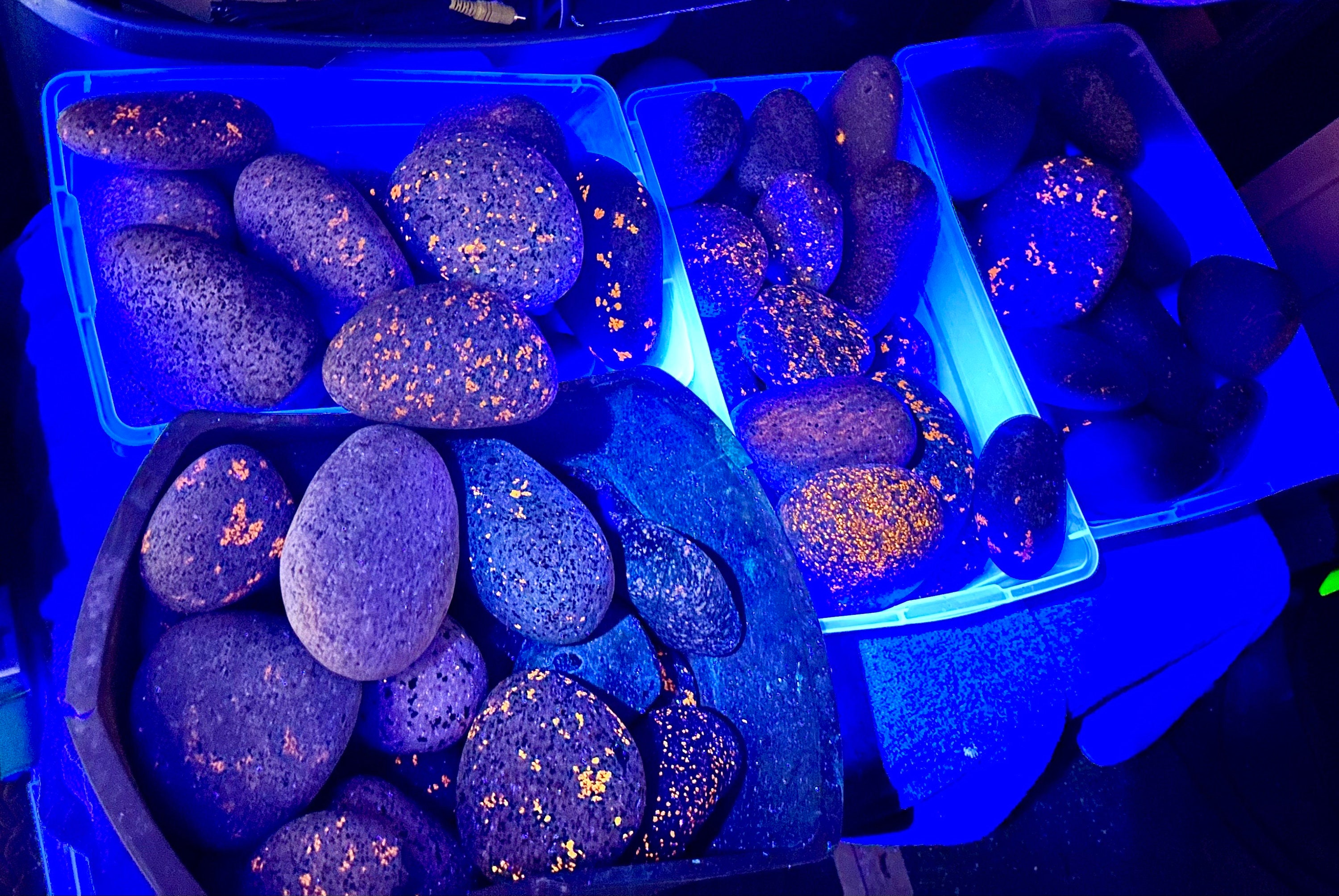 Raw Yooperlite Stones Bulk 10lb Box - Etsy