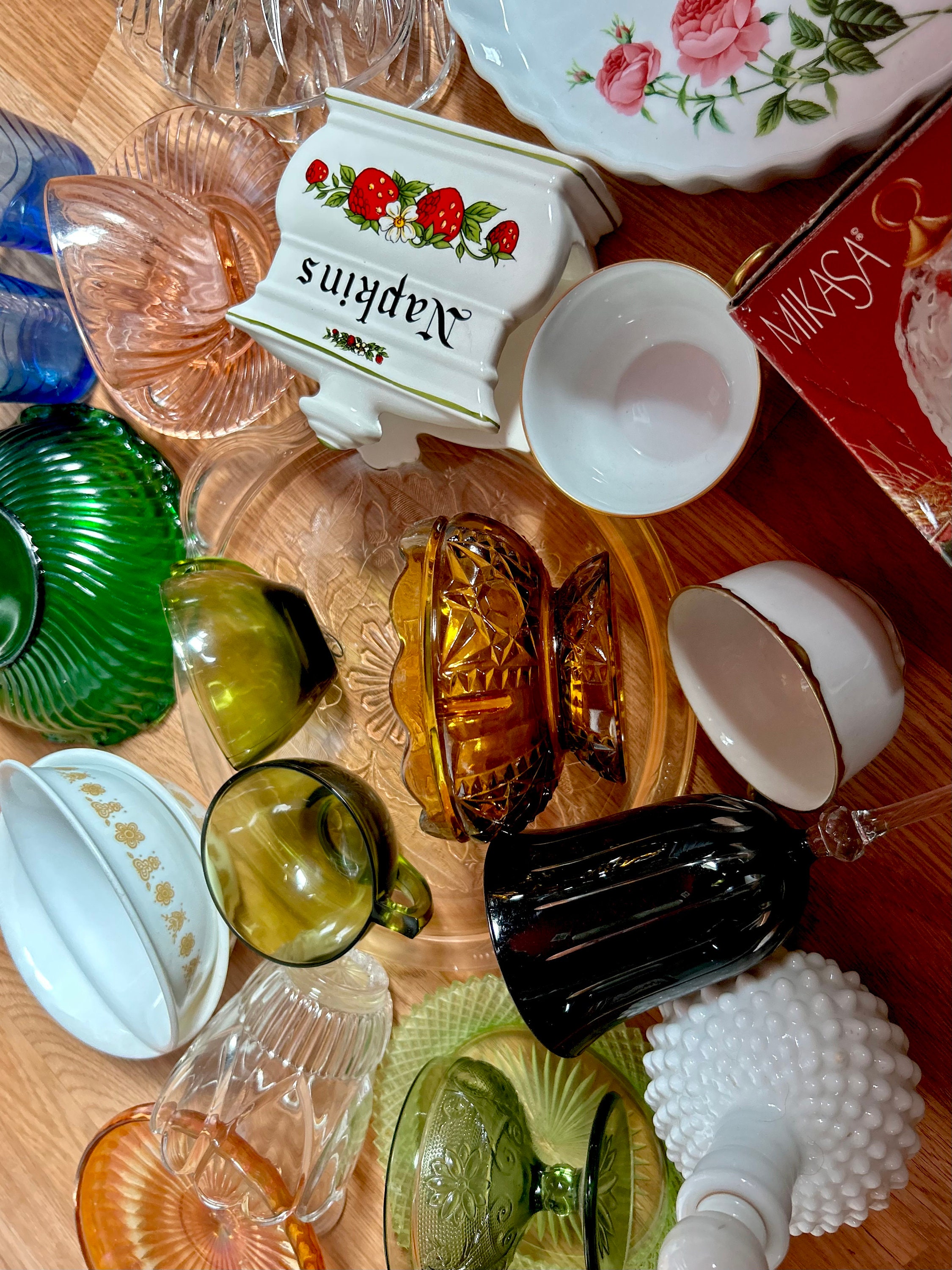 Vintage MYSTERY BOX! Glassware, Kitchenware/bakeware, Colored Glass ...
