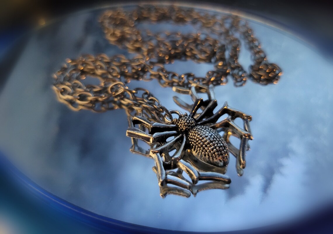 Big Spider chain necklace | Etsy