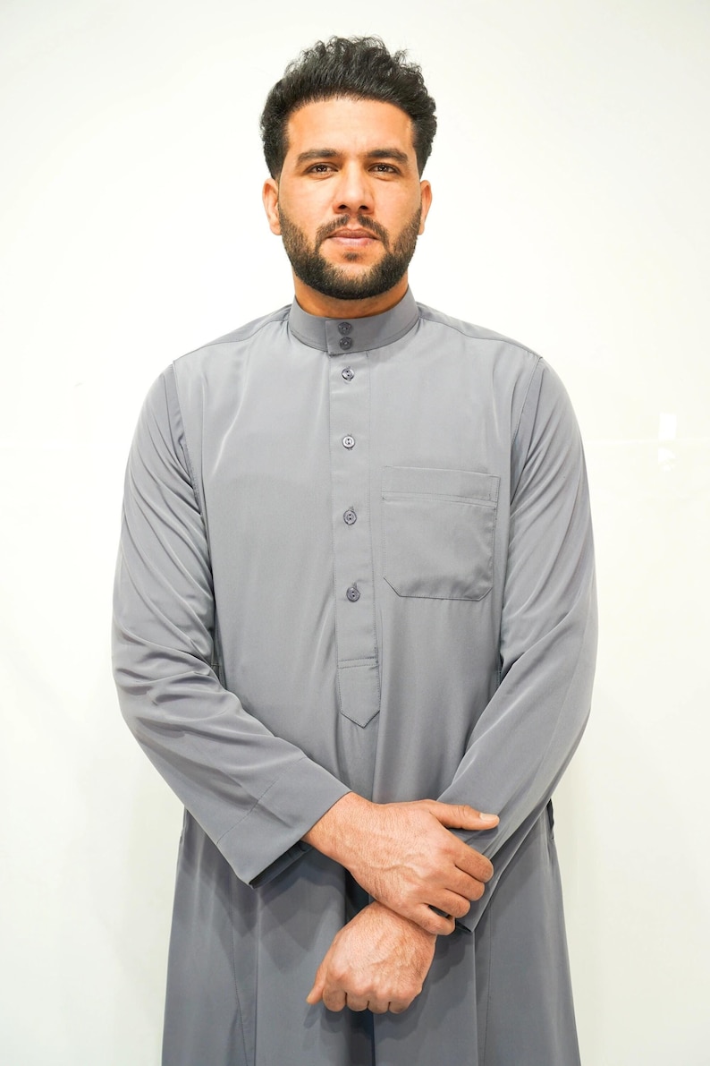Plain Classic Saudi Grey Thobe With Collar - Timeless Traditional ...