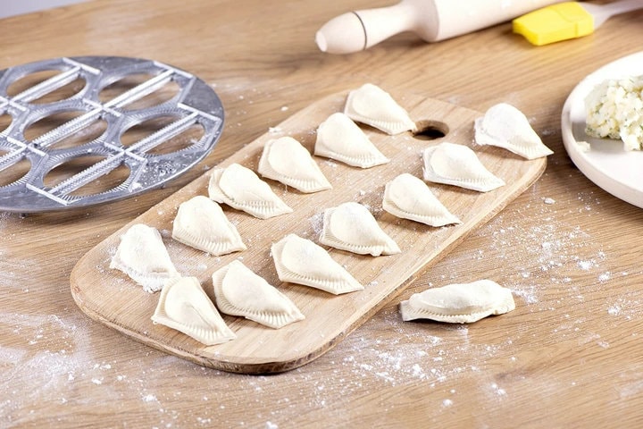 Ukrainian Vareniki Pierogi Maker Metal Mold Varenichnitsa Ravioli ...