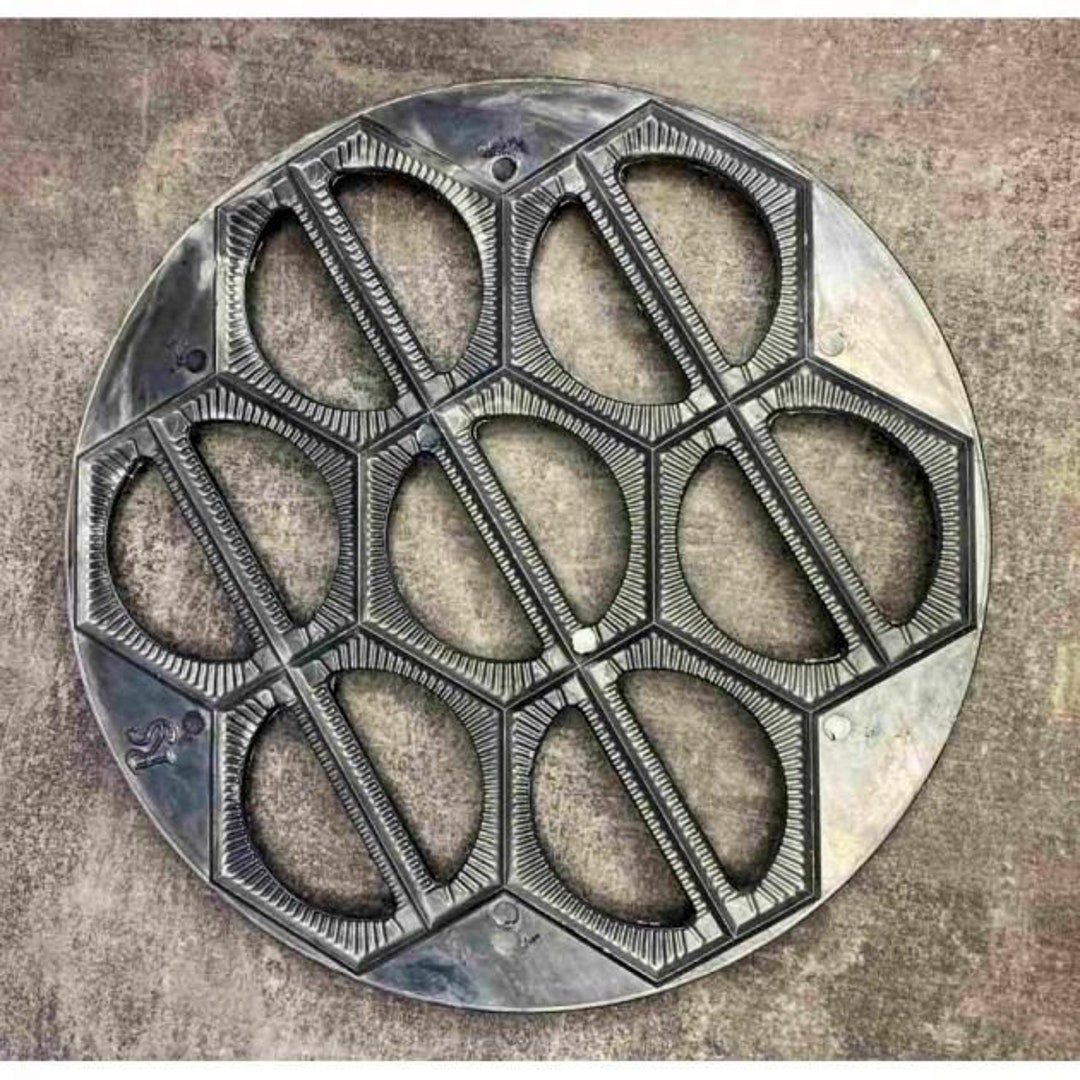 Ukrainian Vareniki Pierogi Maker Metal Mold Varenichnitsa Ravioli ...