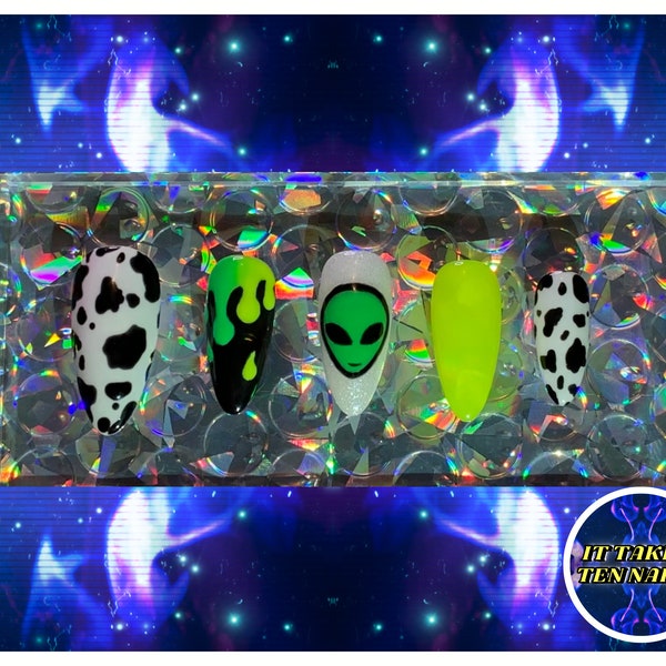 Alien Nails - Etsy