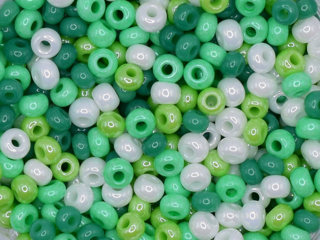 Preciosa Ornela Green and White Seed Bead Mix 20g, Size 9/0 Colorful ...