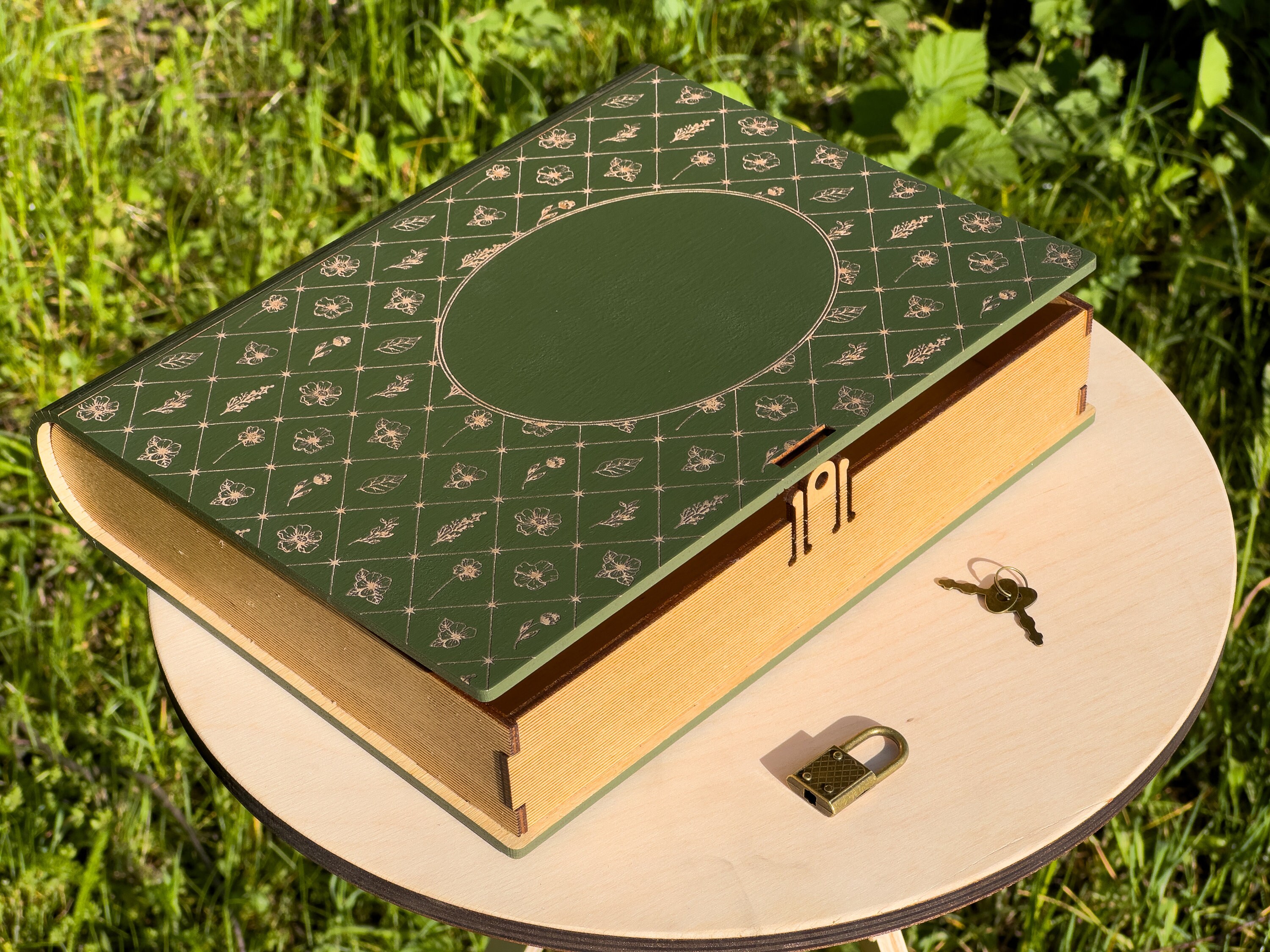 Lockable Box Secret Compartment Bookbox Safe Hollowed Out Book Box With ...