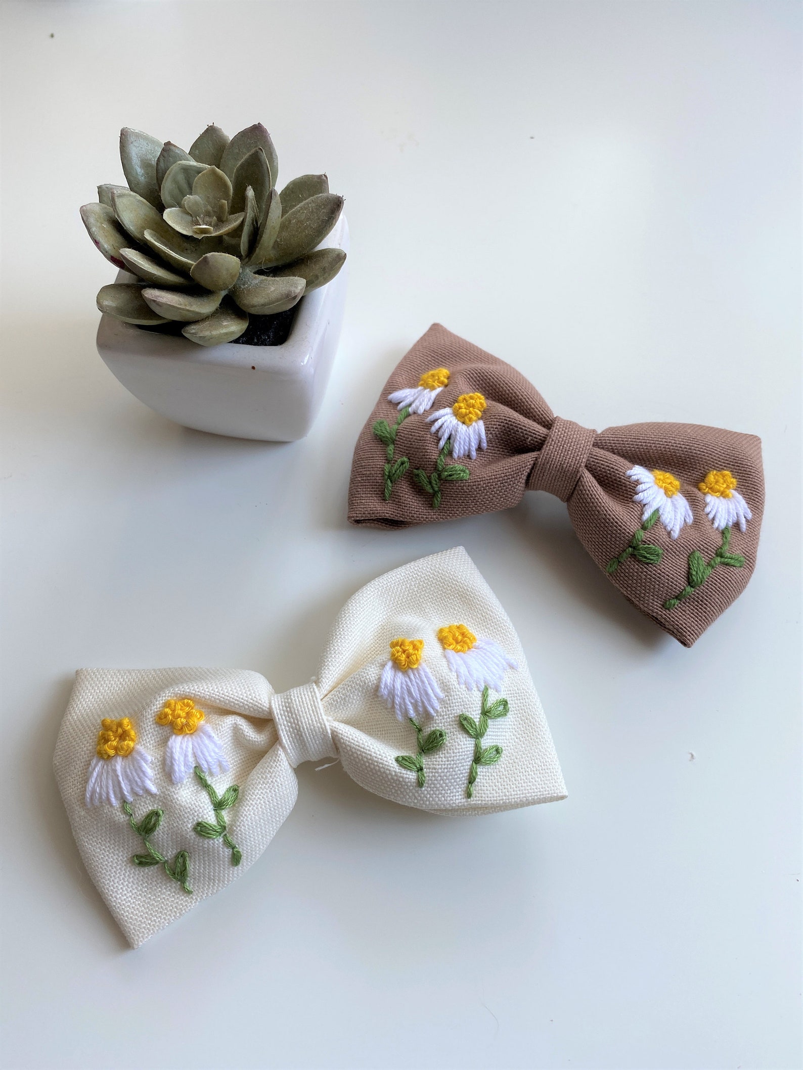 2-pack Embroidered Buckle Set Hand Embroidered Linen Bows - Etsy