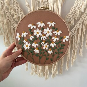 Finished Embroidered Hoop Daisies,botanical Embroidery Hoop, Flower ...