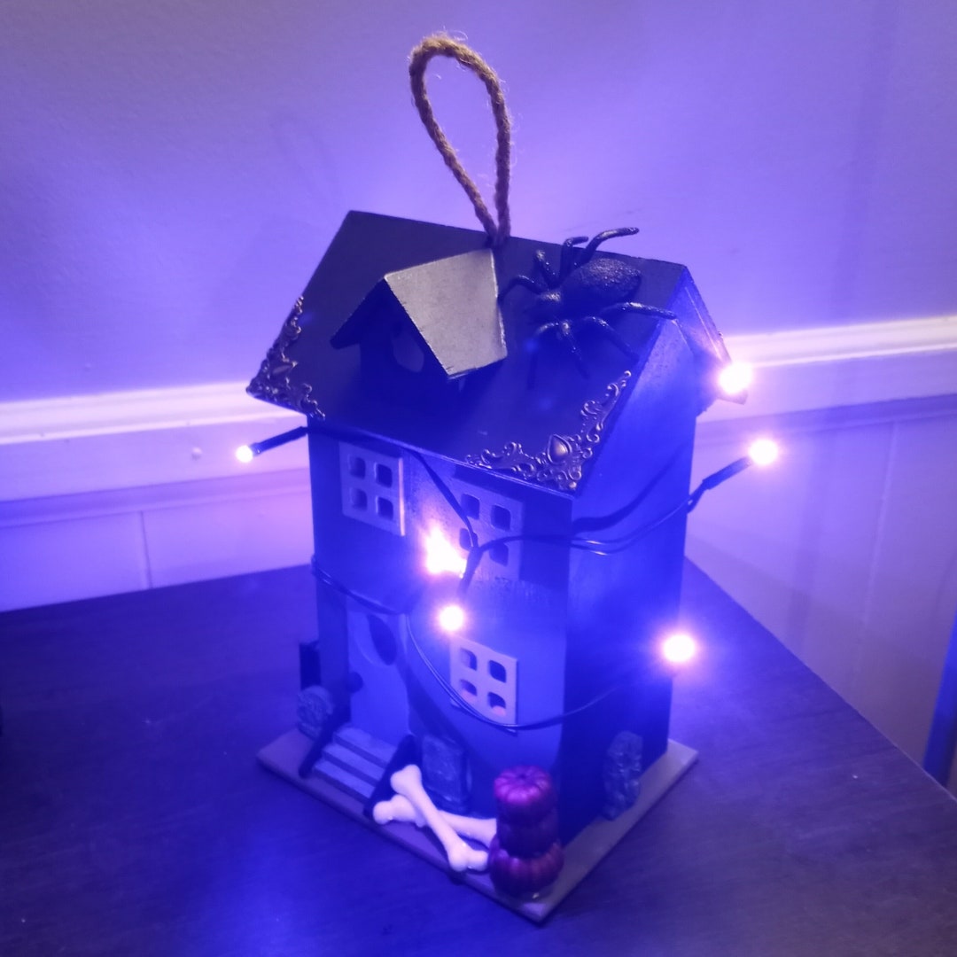 Haunted Bird House | Halloween Bird House | Horror Bird House - Etsy