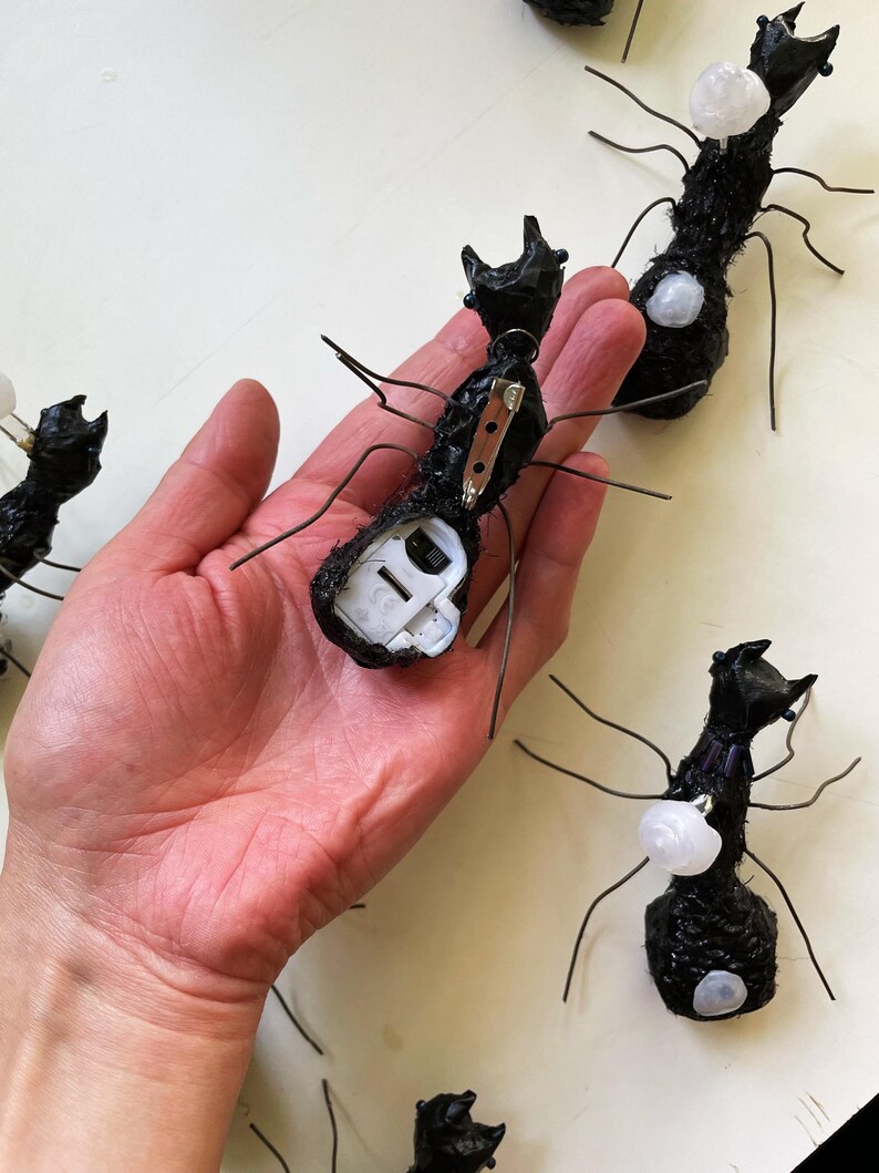Cordyceps Ant Pin – Glow-in-the-dark Fungal Bug Inspired by the Last of ...