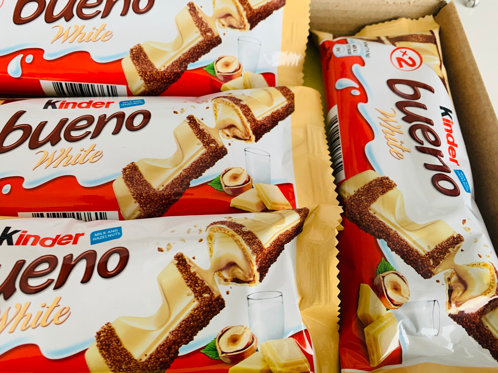 Kinder Bueno White Chocolate Gift Box - Etsy
