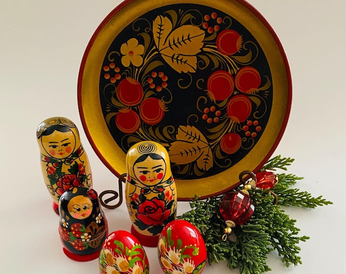 Traditional Russian Decor Assortment-3 Matryoshka Nesting Dolls, Small ...