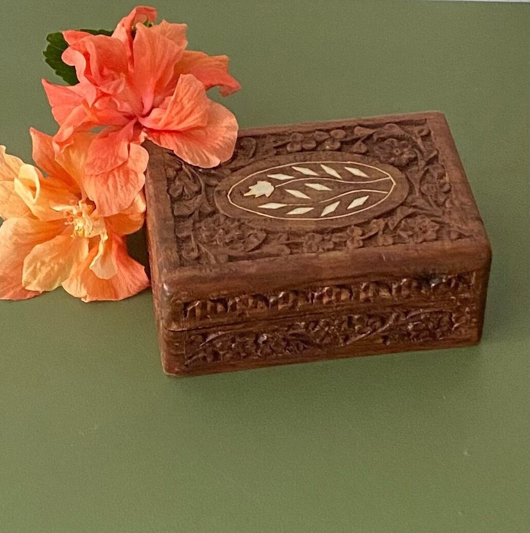 Vintage Sheesham Box , Beautiful Floral Design Inlay & Brass Hinges ...