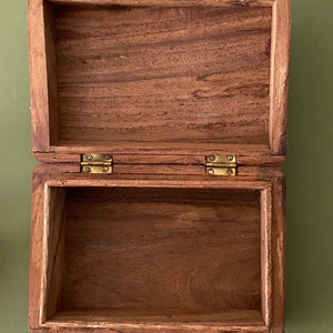 Vintage Sheesham Box , Beautiful Floral Design Inlay & Brass Hinges ...