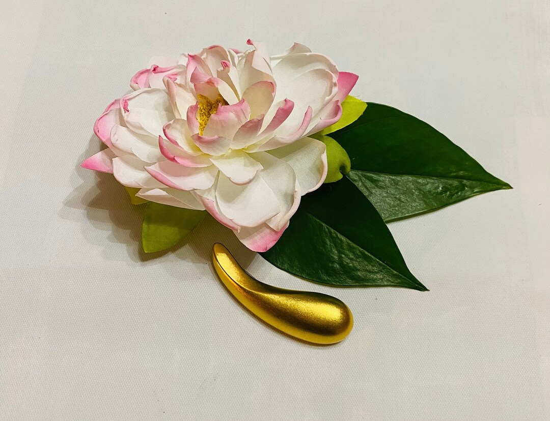 Vintage Brooch Pin Matte Gold Tone in Shape of Large Teardrop Swept ...