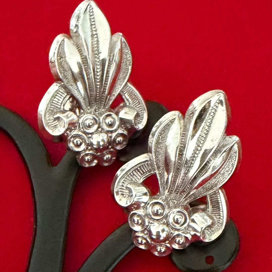 Vintage Art Nouveau Screw Back Earrings: Sterling Silver Fleur De Lis ...