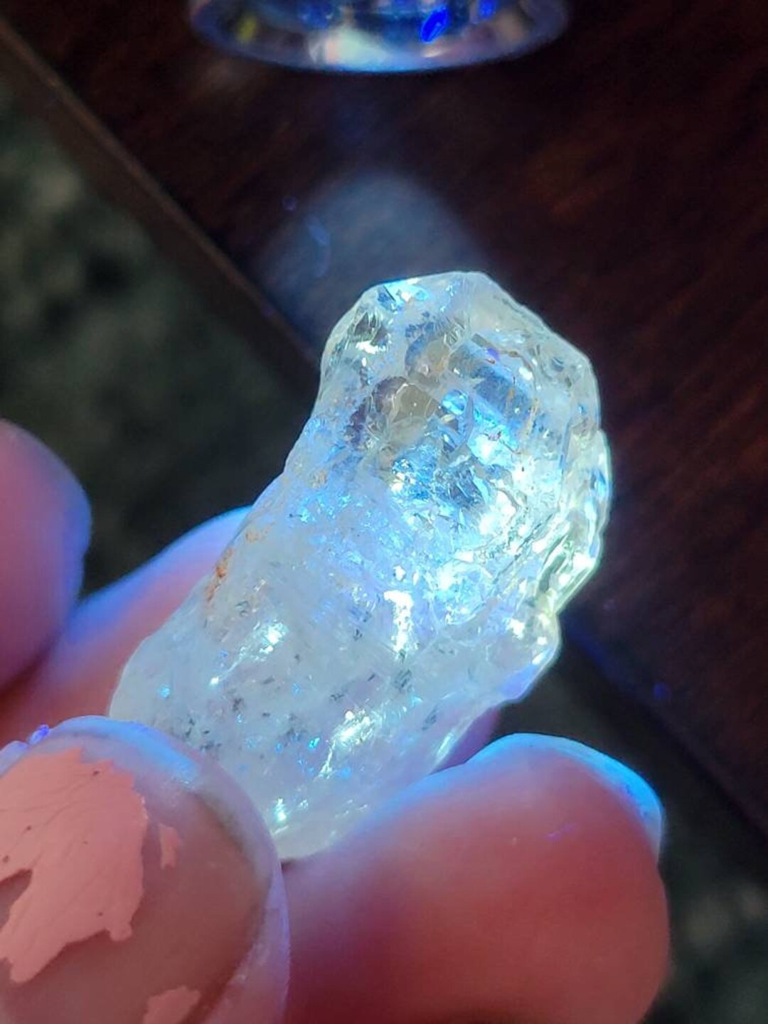 Golden Enhydro Petroleum Quartz Uv Reactive Crystals Fluorescence Fluid ...