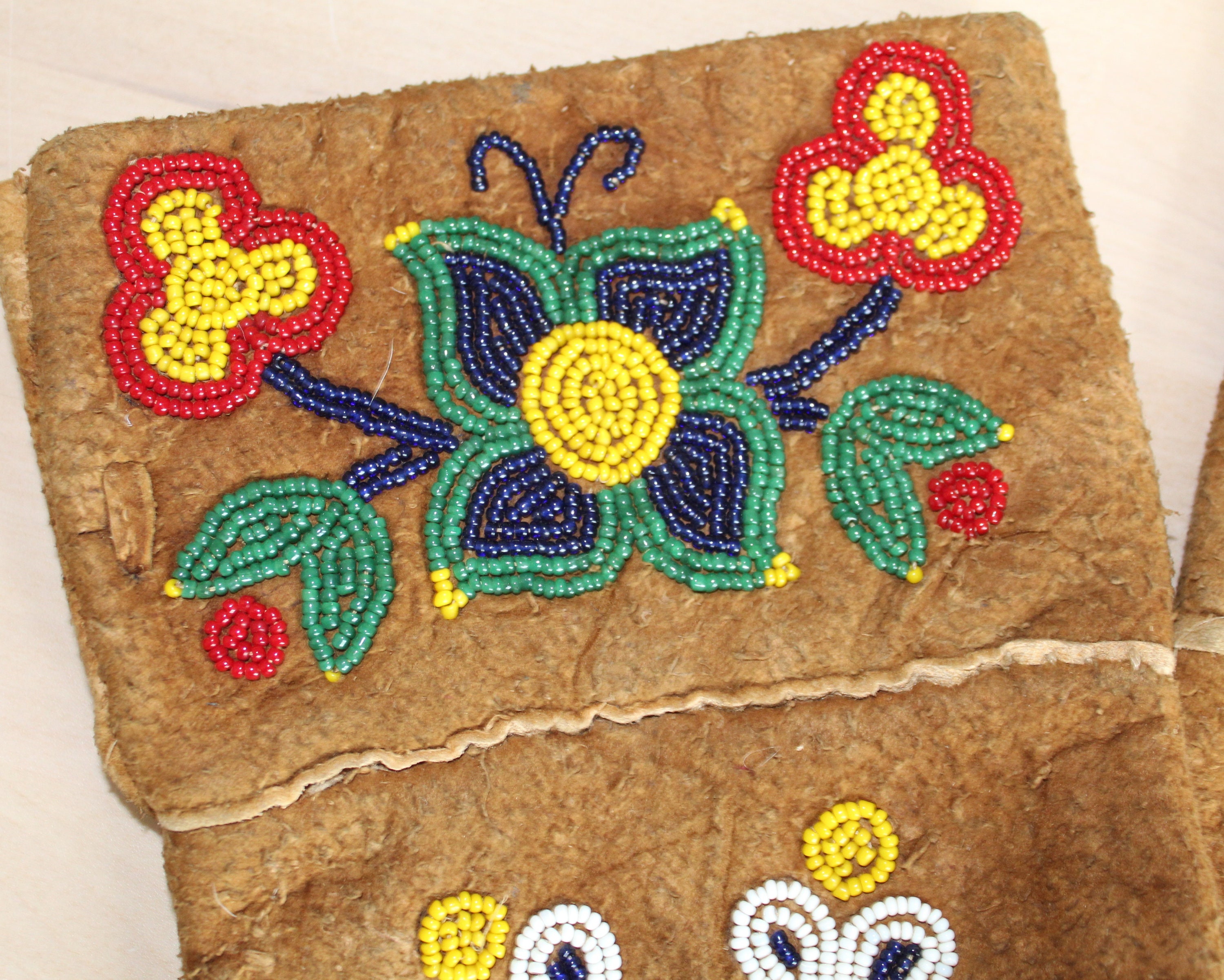 Pair of Native American/canadian First Nations Beaded Gauntlet Gloves ...