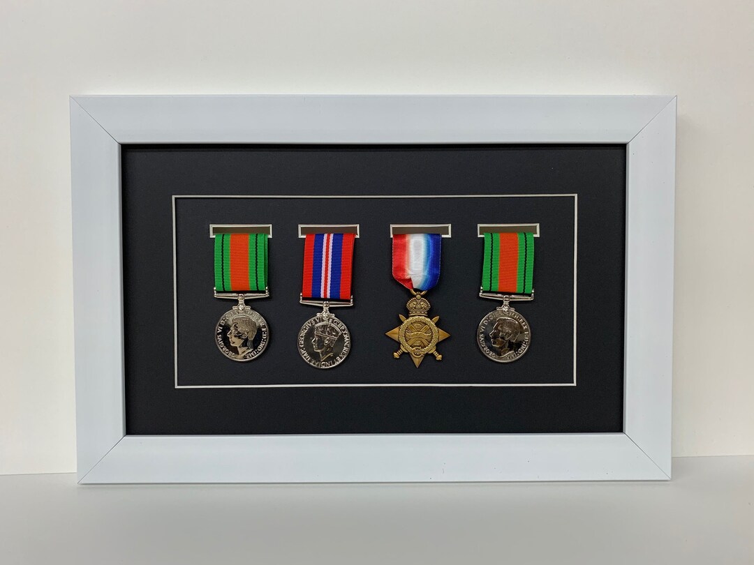 War Medal Sport Display Frame for WW1 WW2 Military World War Medal ...