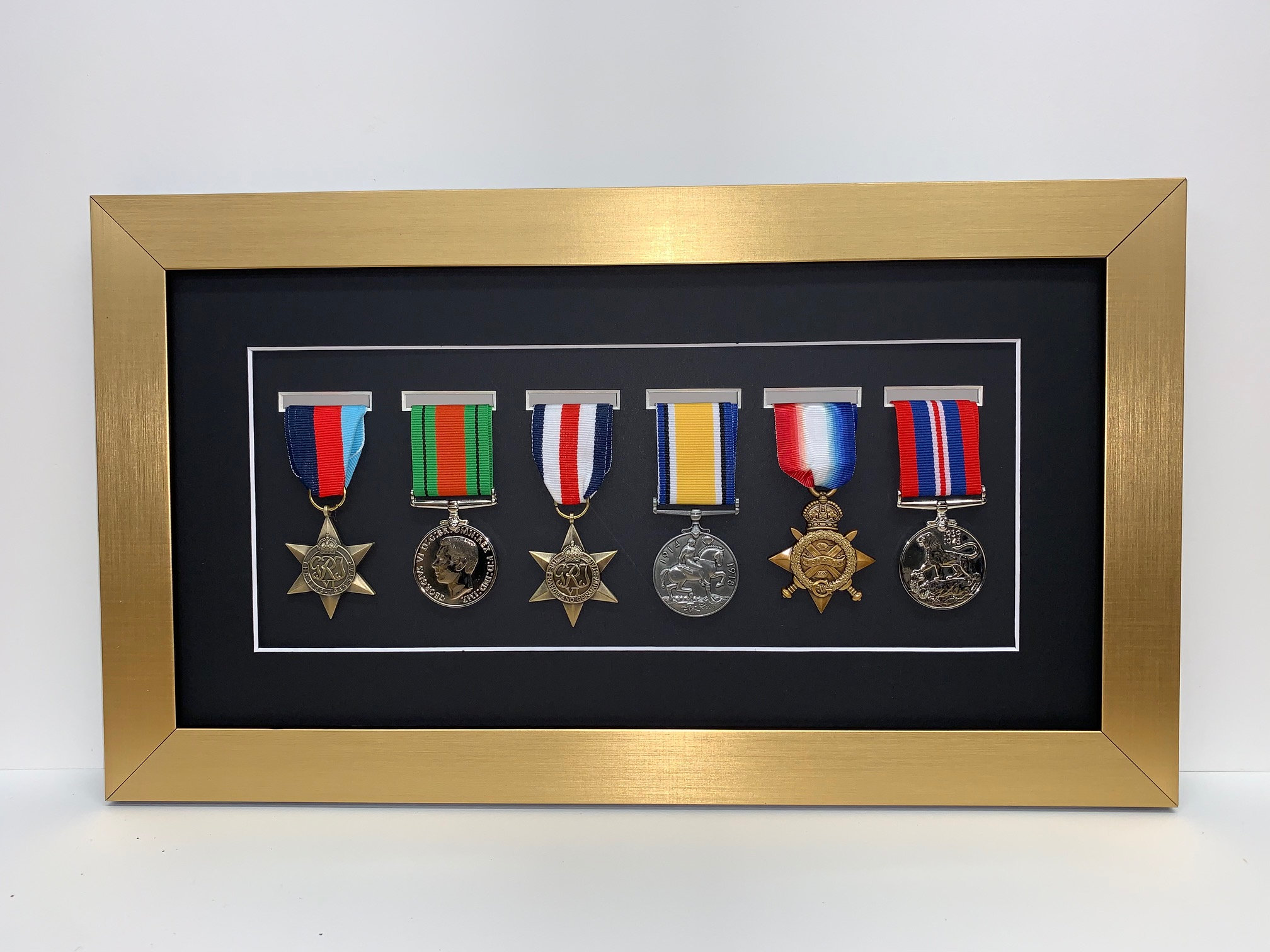 War Medal Display Frame: Holds 6 Medals, WW1 WW2 Military Memorabilia ...