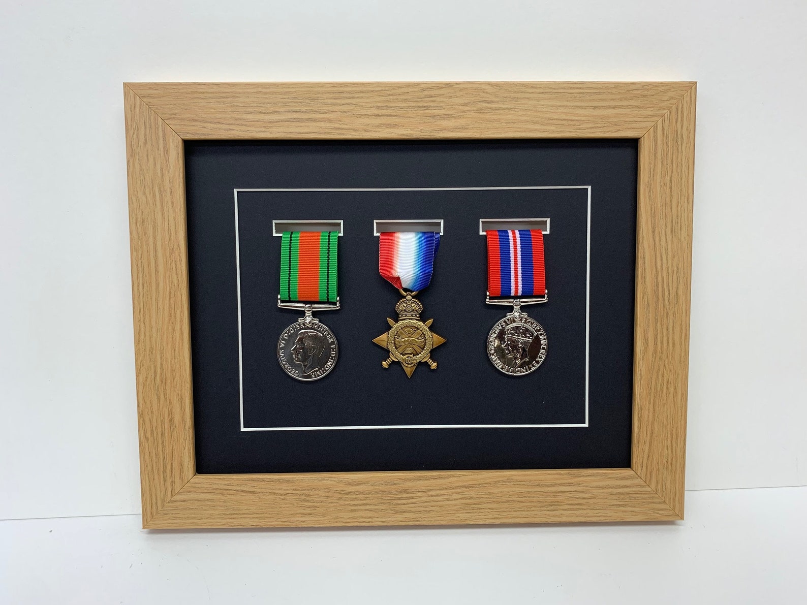 Ribbon Display, WW1 WW2 Military Medals, Holds 3 Awards (32cm X 27cm ...