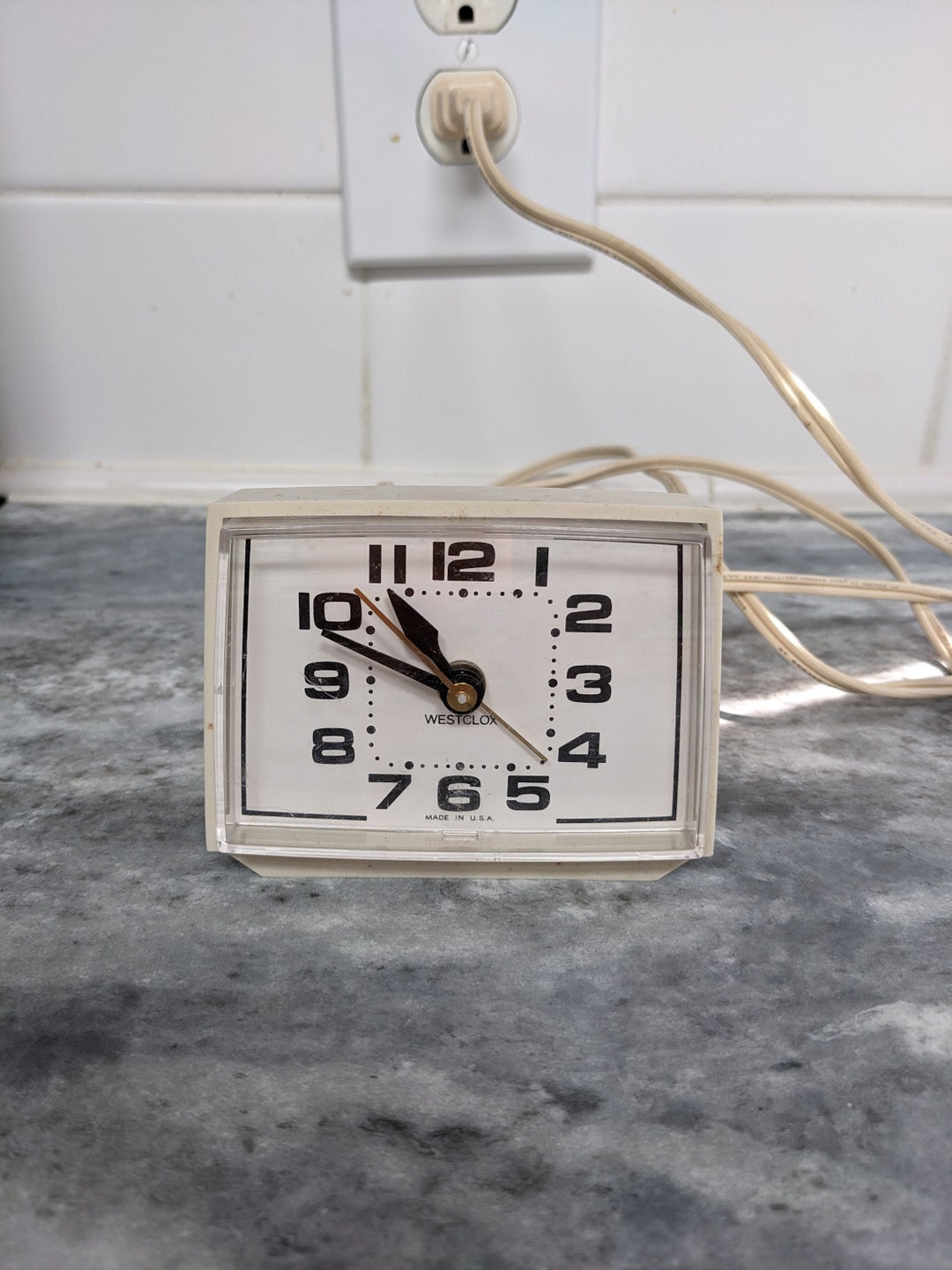 Vtg Square Desk Top Alarm Clock 110 V - Etsy