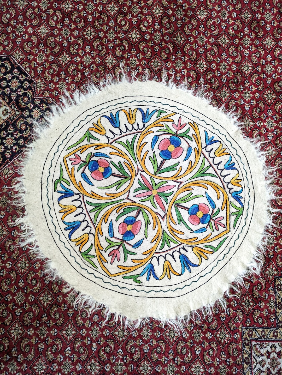 Kashmiri Round Namda Rug, Rug for Bed Room, Asian Rug, Hand Made Wool ...
