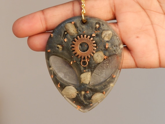 The Original Alien Head Amulet Featuring Copper Flakes Flower - Etsy