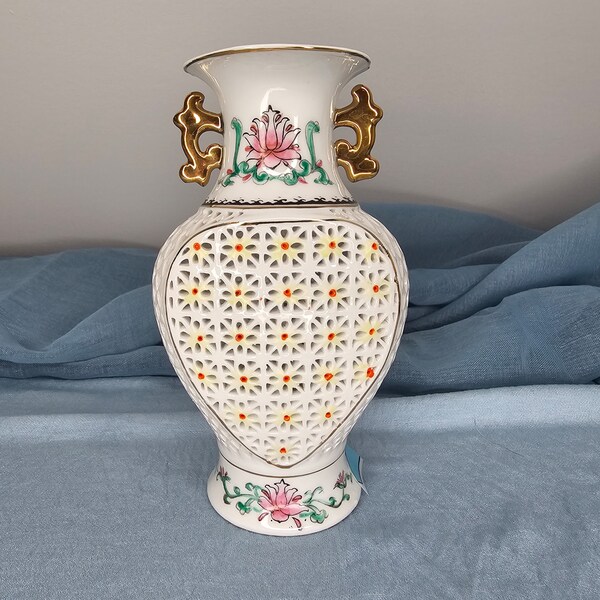 Reticulated Vase - Etsy
