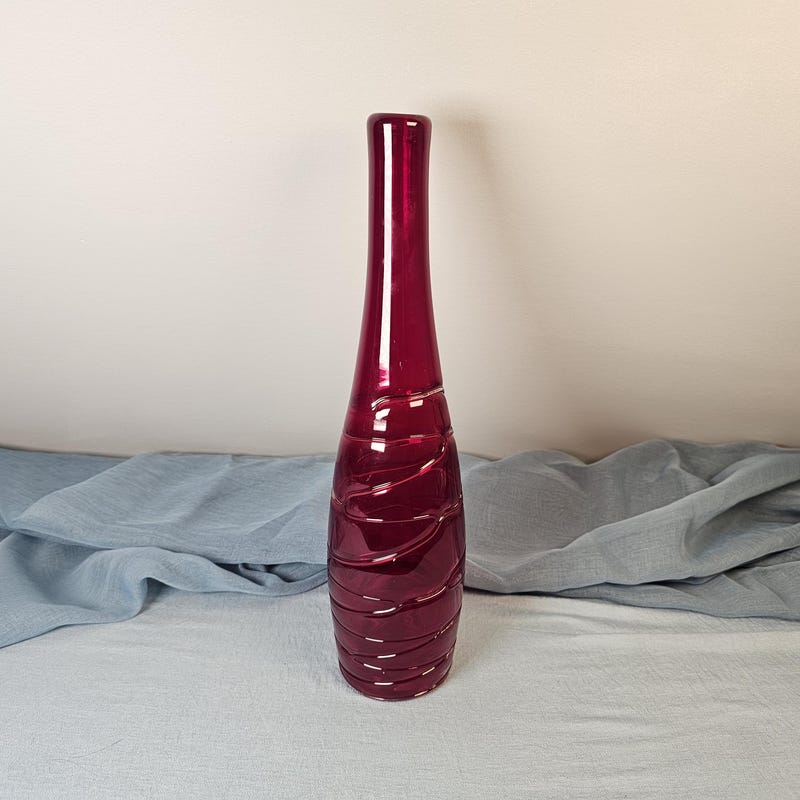 Ruby Red Vase - Etsy