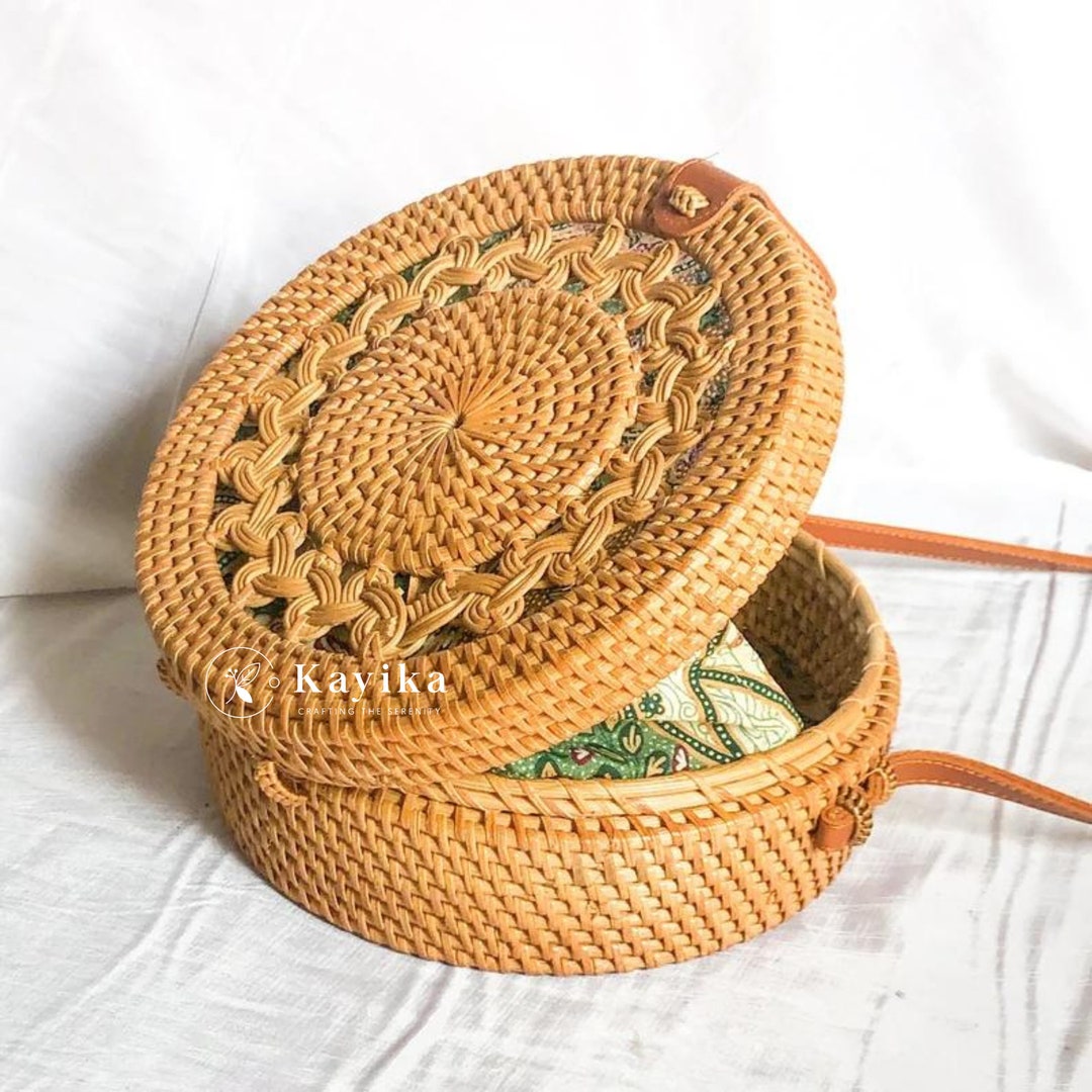 Round Rattan Bags With Braid Pattern, Handwoven Shoulder Bags, Bali ...