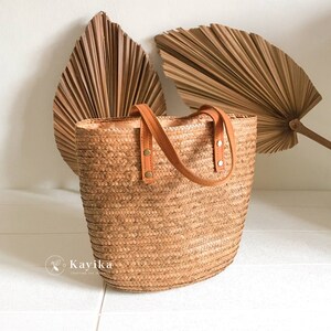 Straw Bag With Leather Strap - Natural & Lightweight, Basket Bags ...