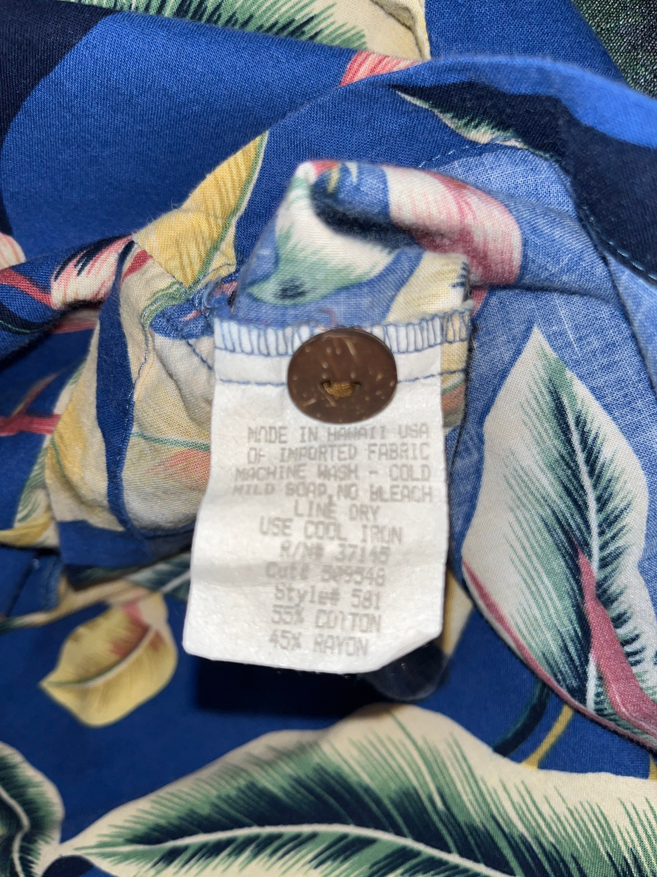 Hilo Hattie Hawaii Original Button Down Vintage Medium sold by Chris ...