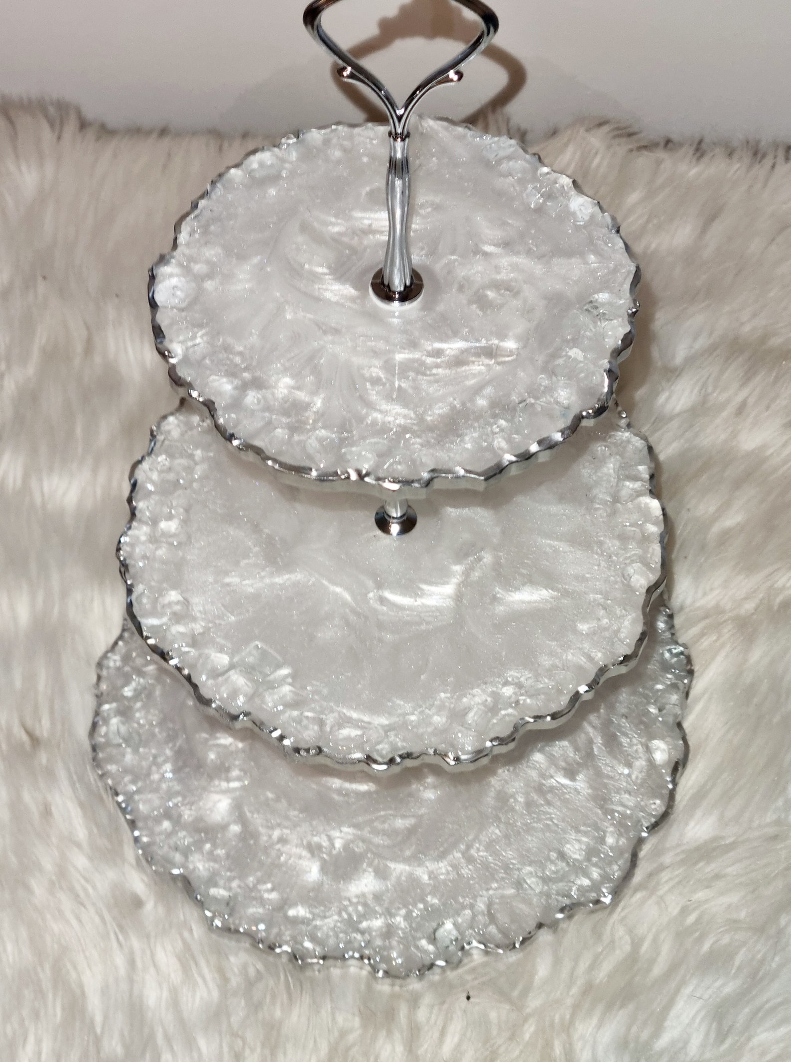 Custom Pearl Resin Cake Stand - FREE GIFT - Etsy